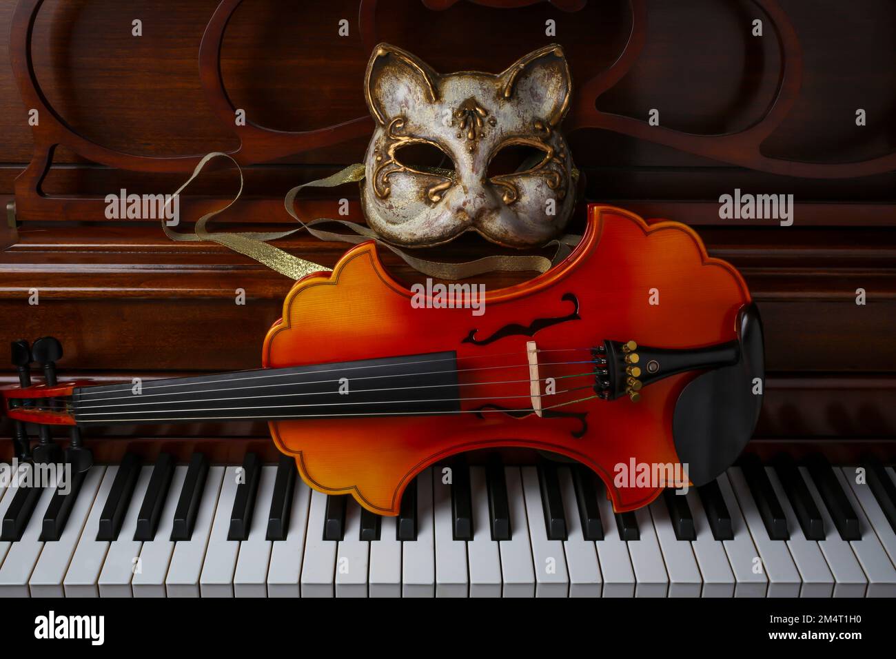 Mask violin hi-res stock photography and images - Alamy