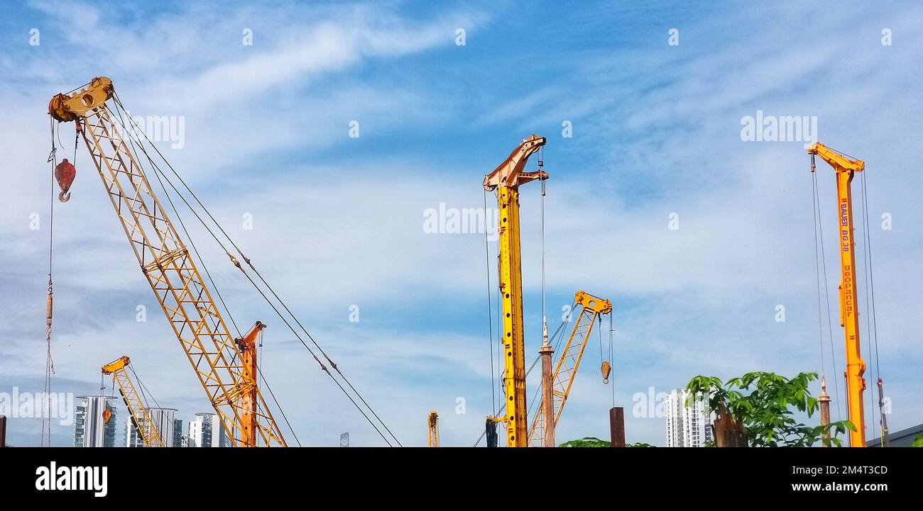 Time lapse building construction site hi-res stock photography and ...