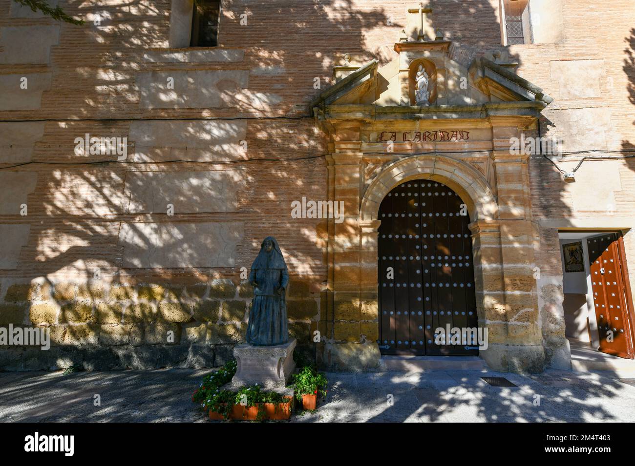 Iglesia y Convento De La Caridad With The Statue Of The Duquesa De ...