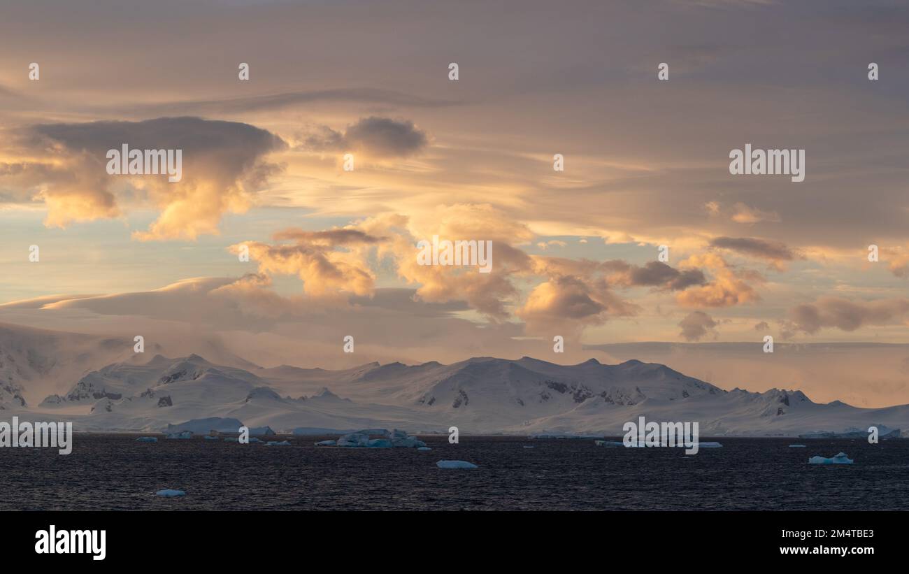 Grand landscape of mountains and snow in Antarctica Stock Photo - Alamy