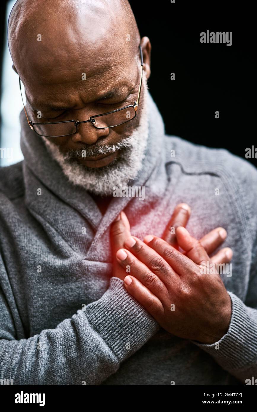 Senior man in pain holding hi-res stock photography and images - Alamy
