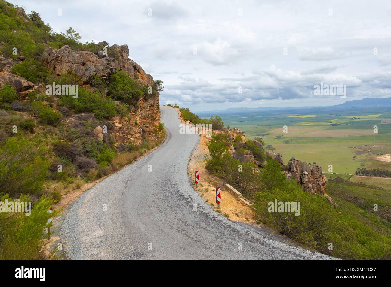 The curvy Dasklip Pass on the way to Groot Winterhoek Stock Photo - Alamy