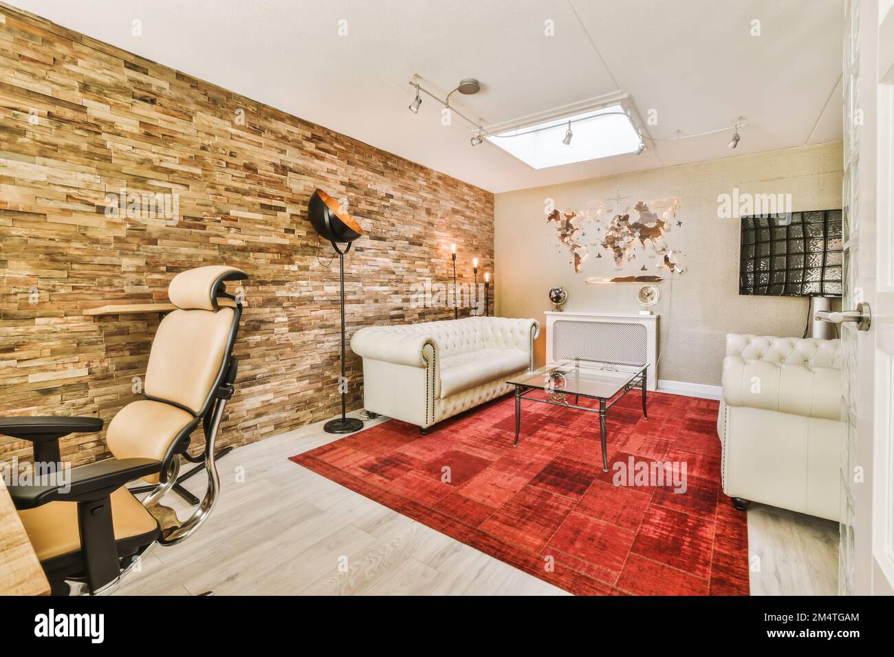 White wood paneling on walls hi-res stock photography and images - Alamy