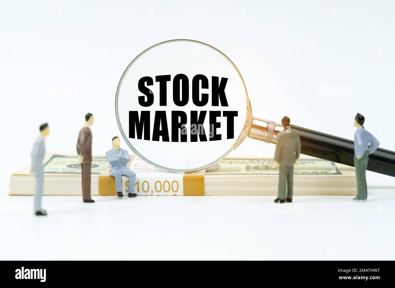 Latest daily figures hi-res stock photography and images - Alamy
