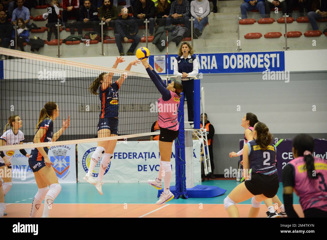 Cso voluntari volleyball hi-res stock photography and images - Alamy