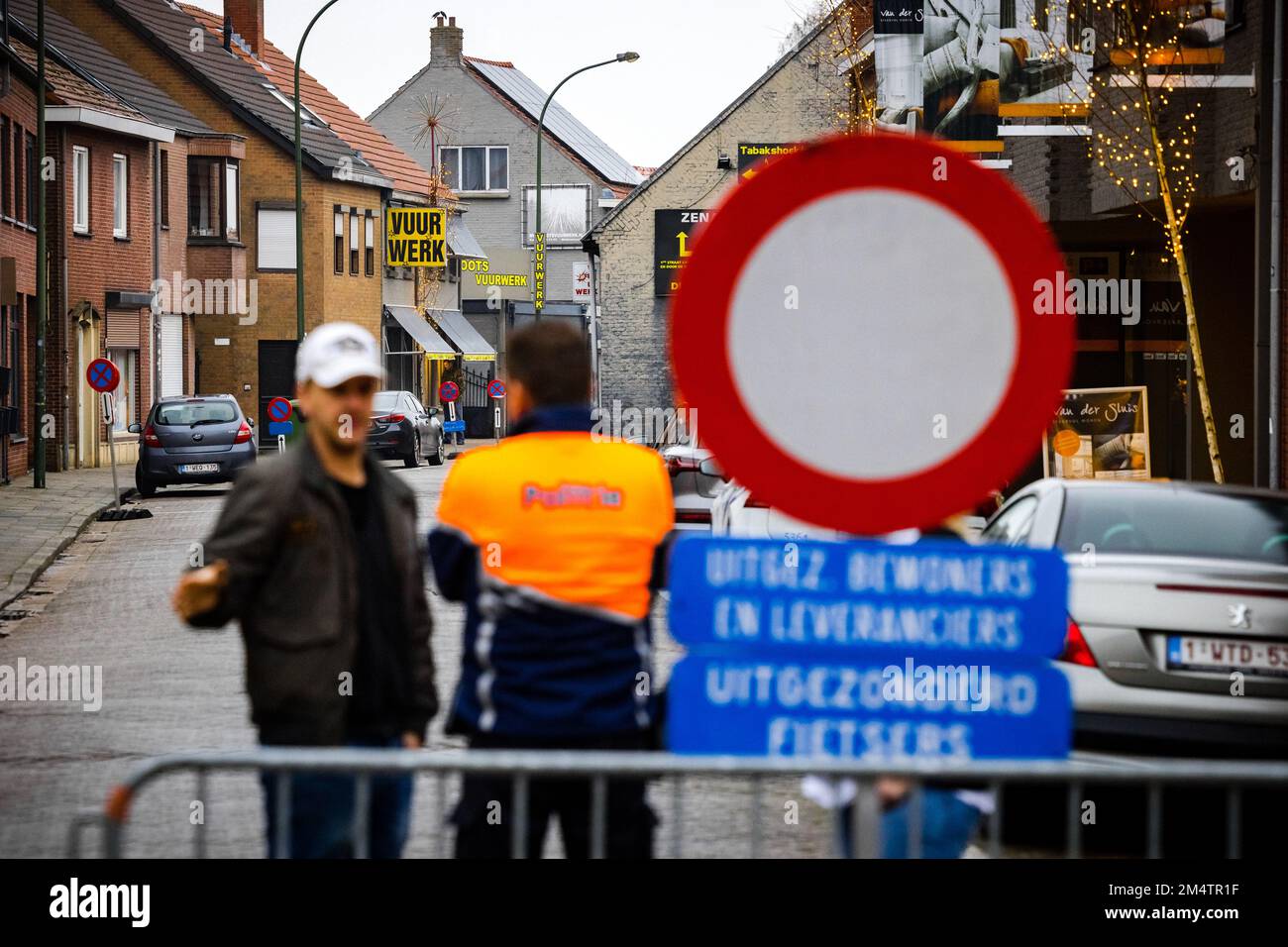 BAARLE-NASSAU - Barrier signs and police enforcement in streets near ...