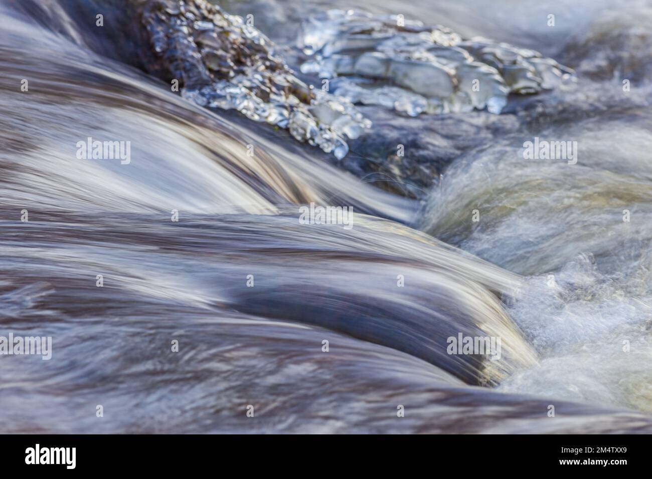 Light reflecting in the water hi-res stock photography and images - Alamy