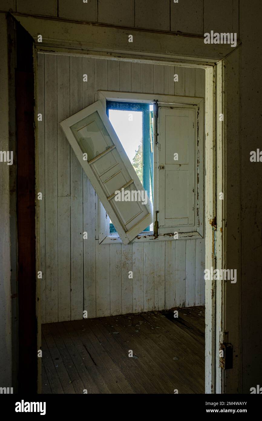 Broken window shutter hi-res stock photography and images - Alamy