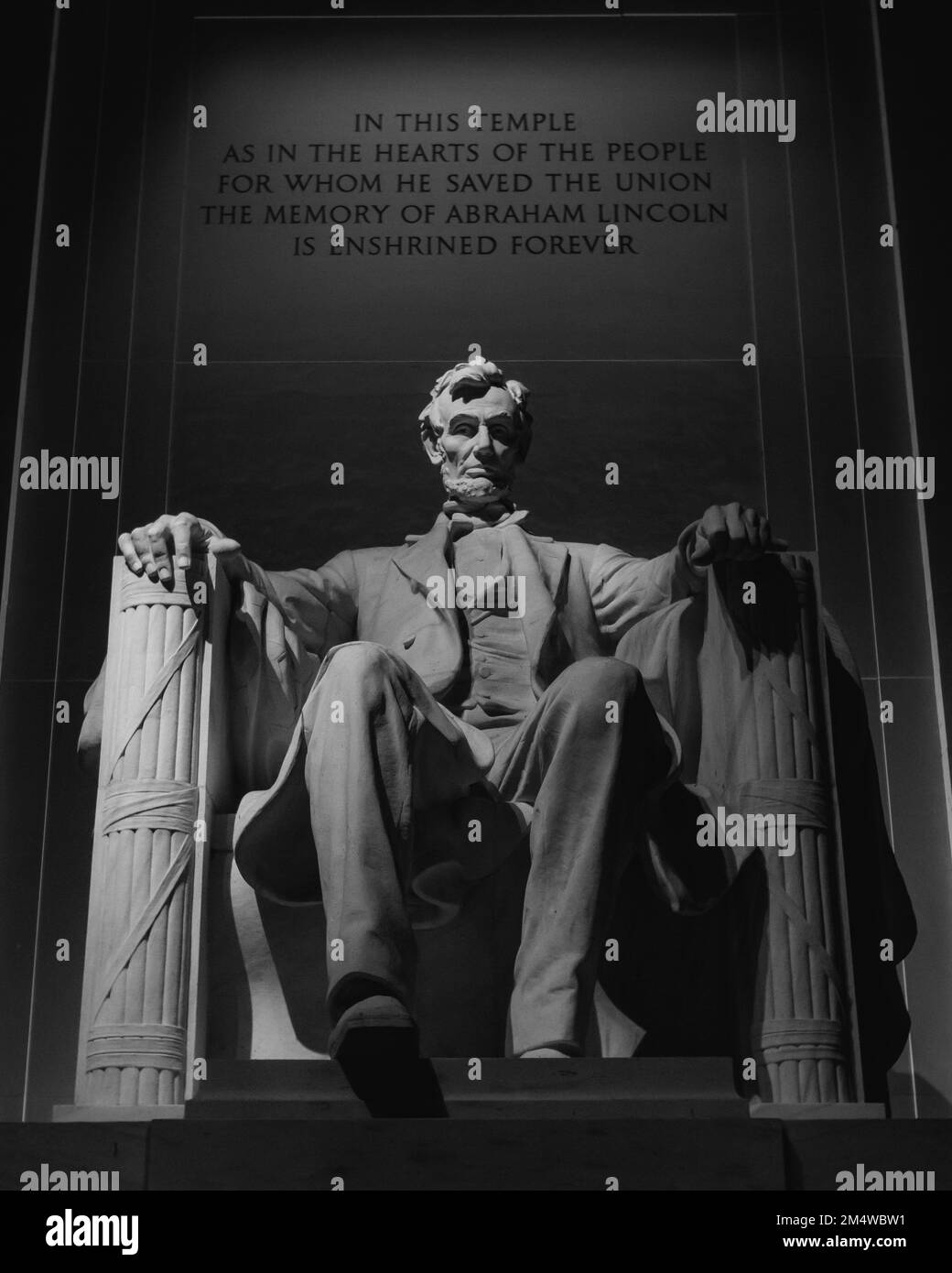Abraham lincoln statue memorial Black and White Stock Photos & Images ...