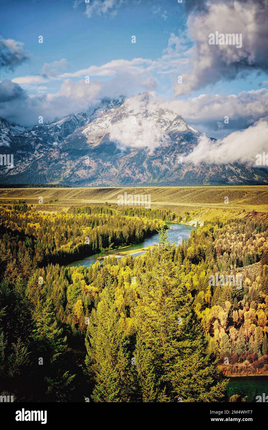 The Snake River bends in front of the Teton mountains of Grand Teton ...