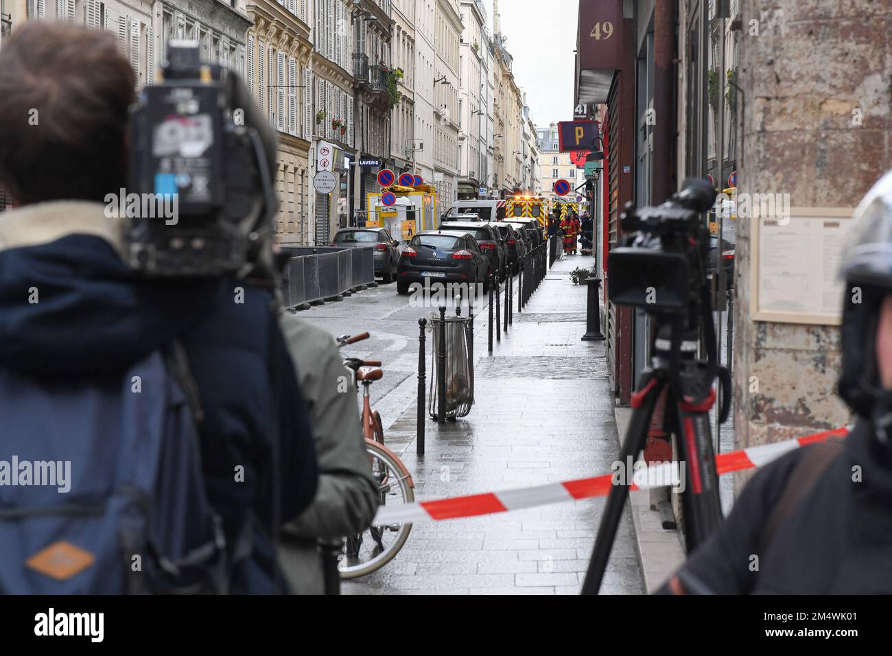 Paris, France. 23rd Dec, 2022. Police secure the street after several ...