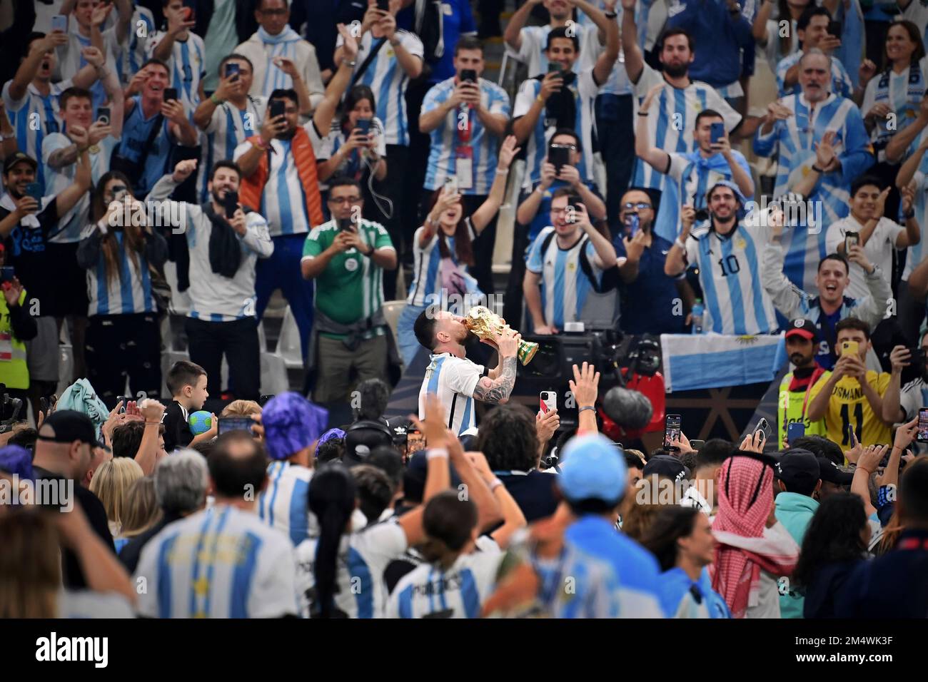 Bad in the crowd, Lionel MESSI (ARG) with trophy, cup, trophy, can be ...