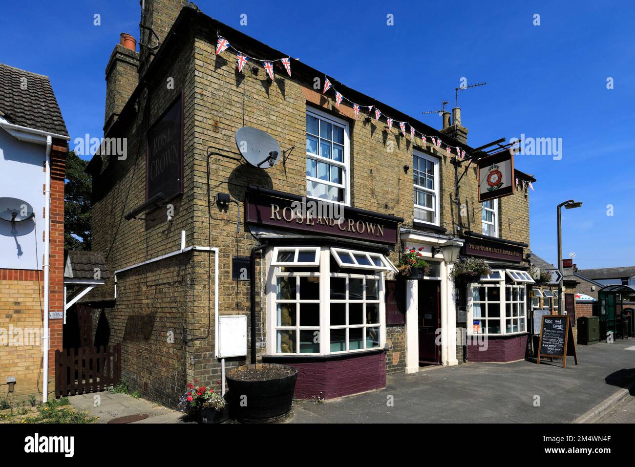 Rose and Crown pub, Manea village, Cambridgeshire, England, UK Stock ...