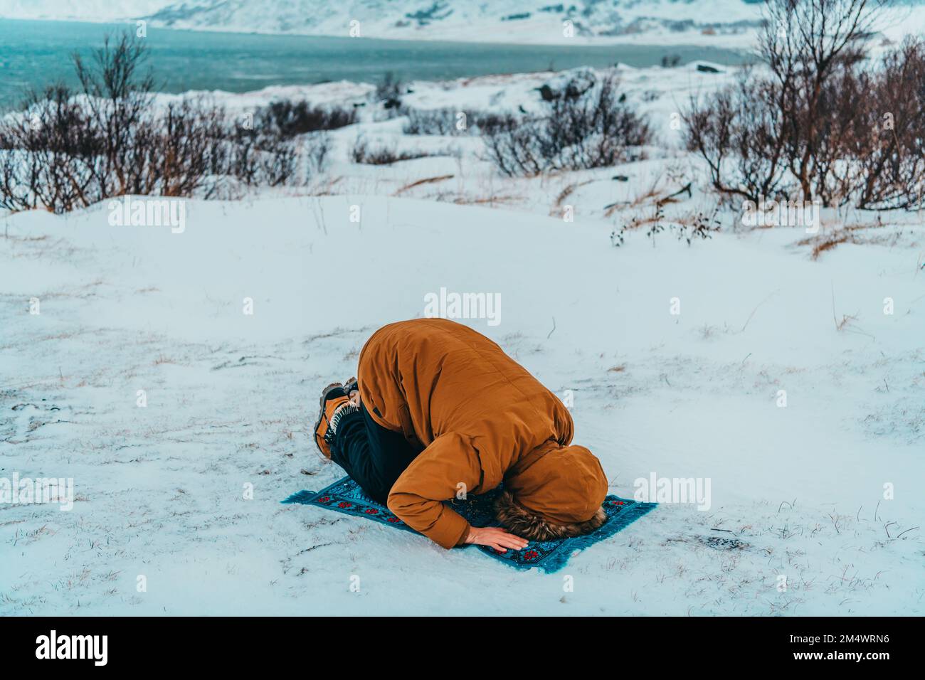 A Muslim traveling through arctic cold regions while performing the ...