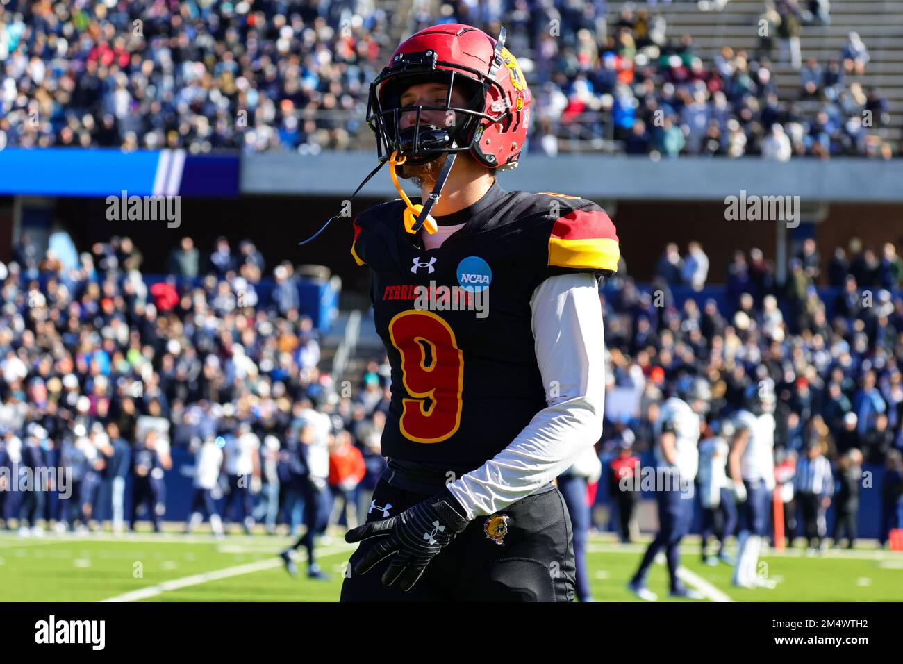 Ferris State Bulldogs Cam Underwood (9) during the first quarter of the ...