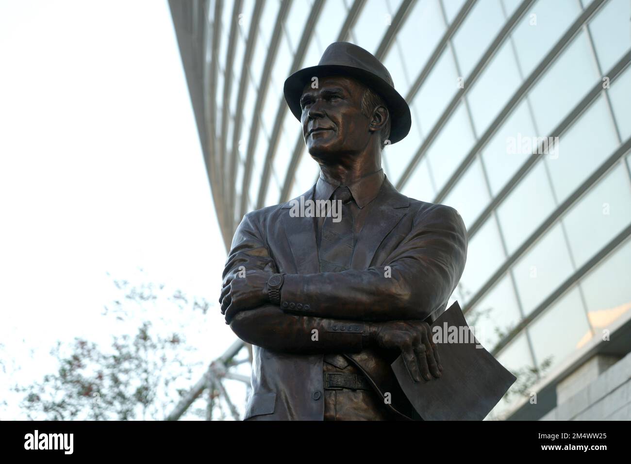 A statue of former Dallas Cowboys coach Tom Landry at AT&T Stadium ...
