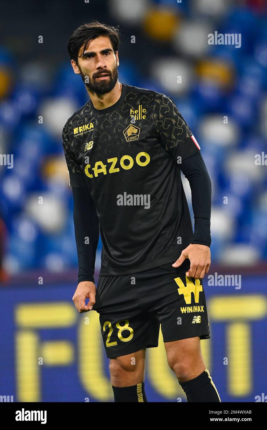 NAPLES, ITALY - DECEMBER 21: Andre Gomes of Lille in action during the ...