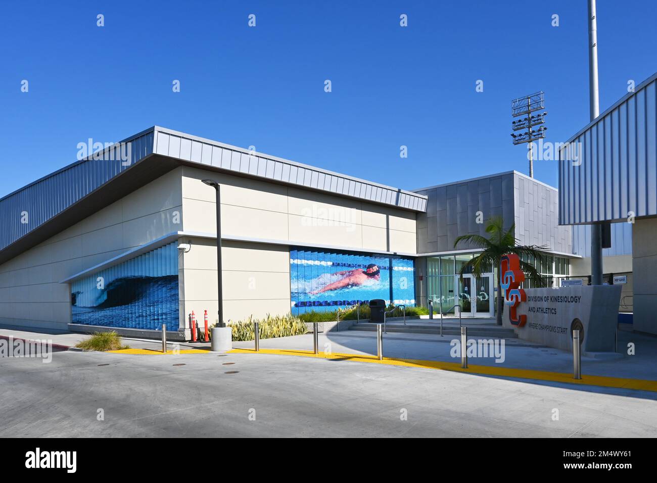 COSTA MESA, CALIFORNIA - 19 DEC 2022: The Aquatic Center and The ...
