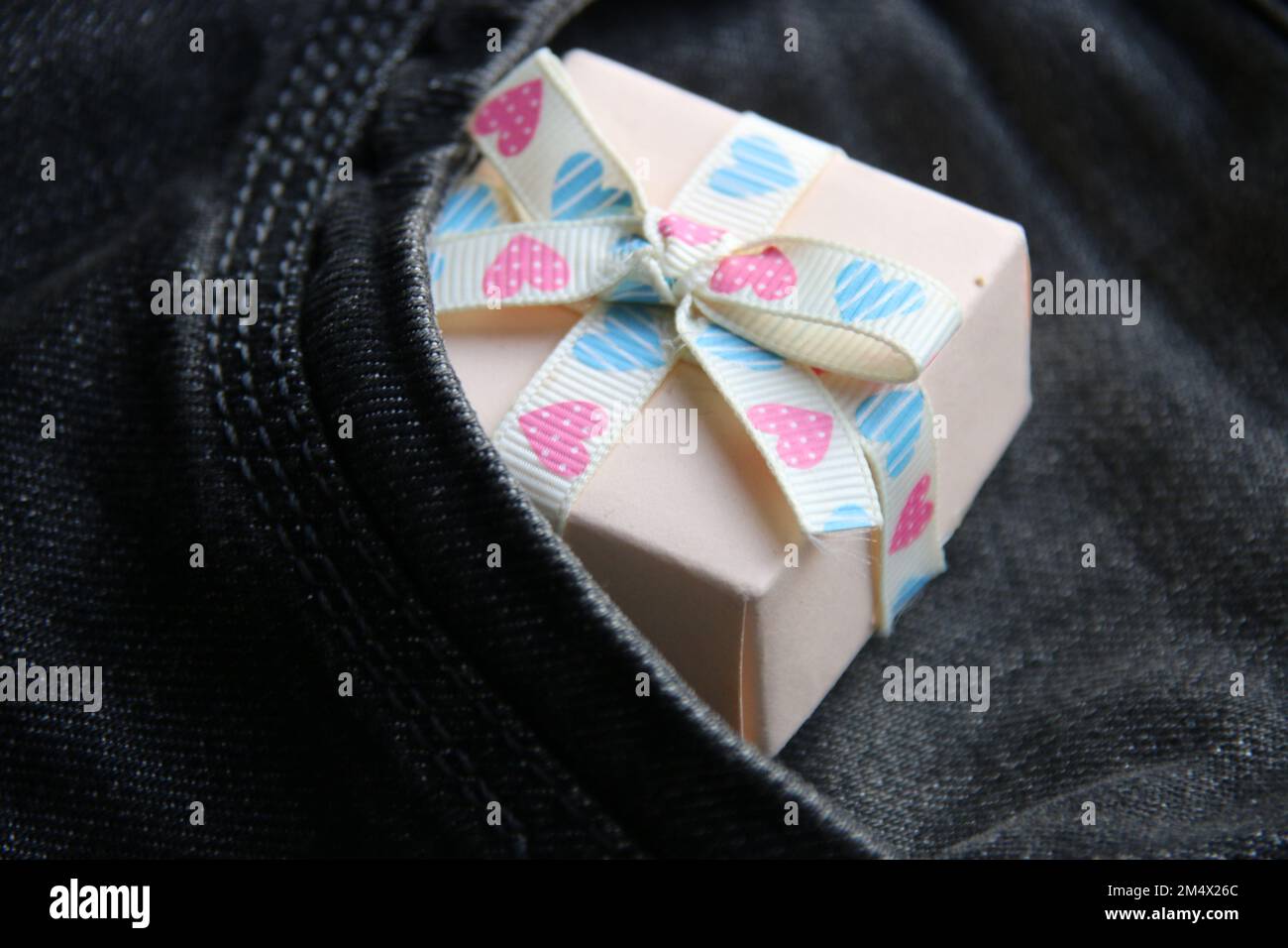 Minimal pocket hi-res stock photography and images - Alamy