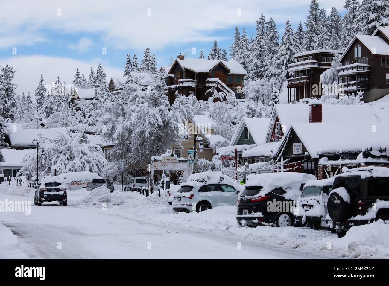truckee Hazardous Driving Conditions Over Donner Pass. An Amazon truck waiting out the storm ...