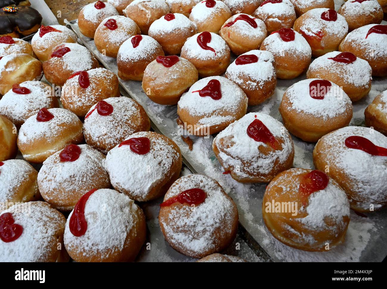 Jerusalem, Israel. 23rd Dec, 2022. A bakery displays sufganiyot, round ...