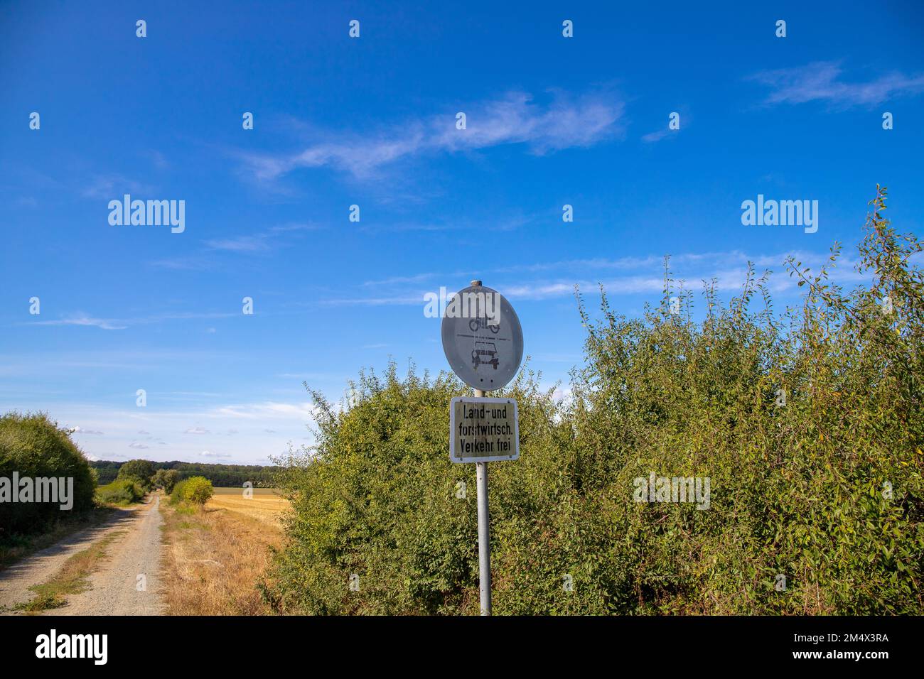 Sign on dirt field high hi-res stock photography and images - Alamy