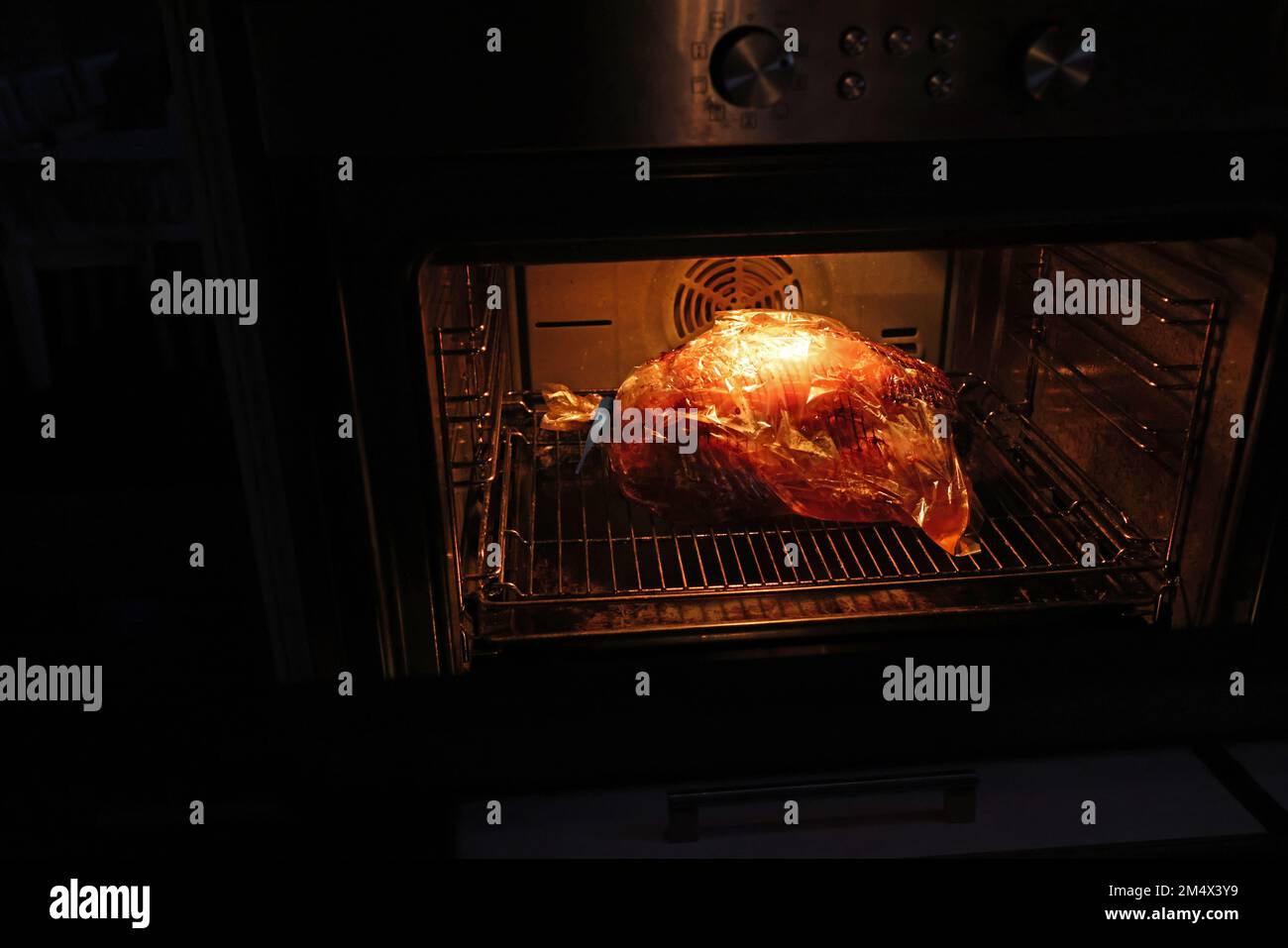 Christmas holidays, a Christmas ham (In Swedish: julskinka) in the oven ...