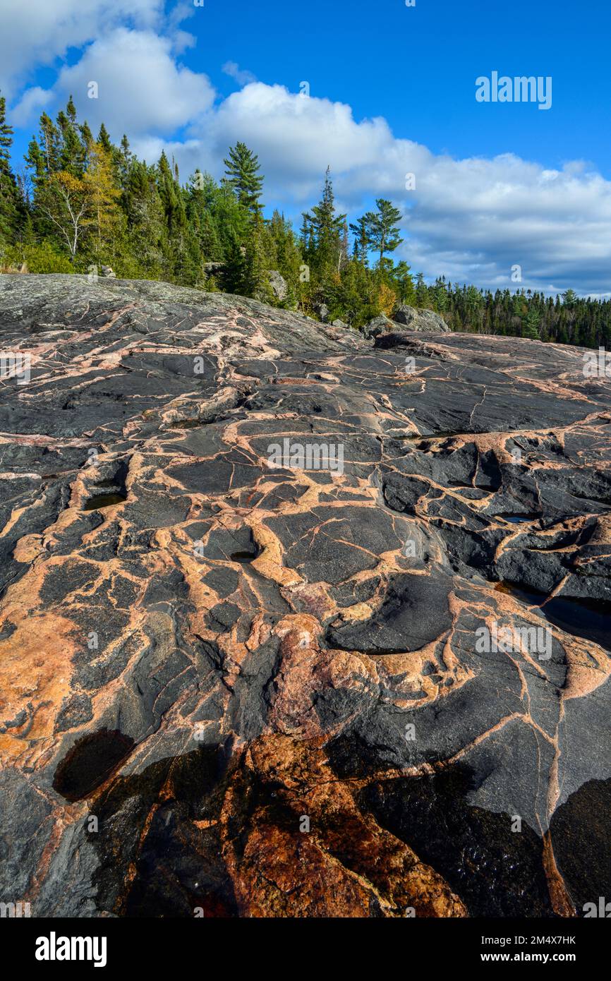 Lake Superior shoreline rocks with Igneous dyke intrusions, Lake ...