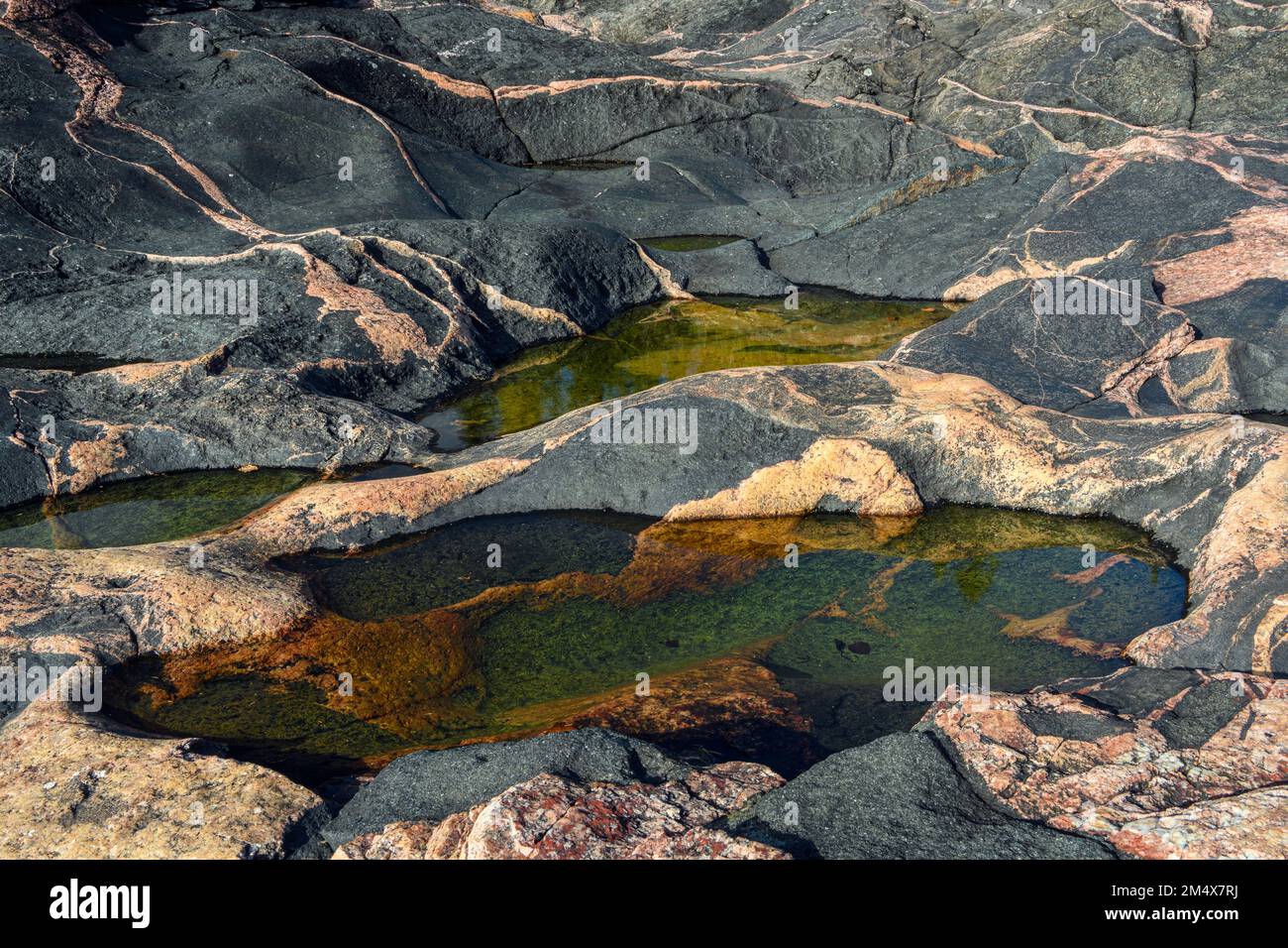Lake Superior shoreline rocks with Igneous dyke intrusions, Lake ...
