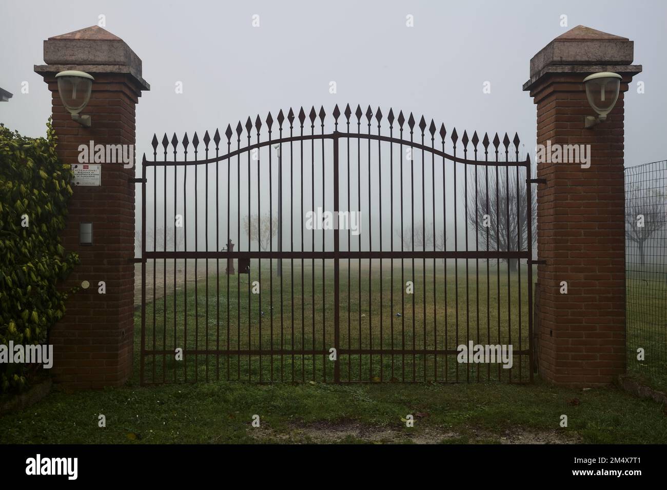 Gate in silhouette dawn hi-res stock photography and images - Alamy