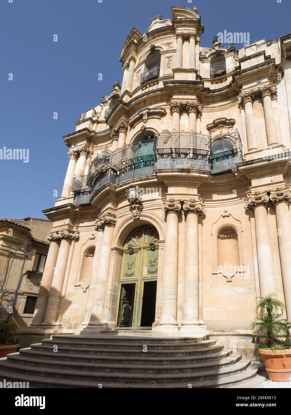 San Giovanni Evangelista, Via Penna, Scicli, Sicily, Italy Stock Photo ...