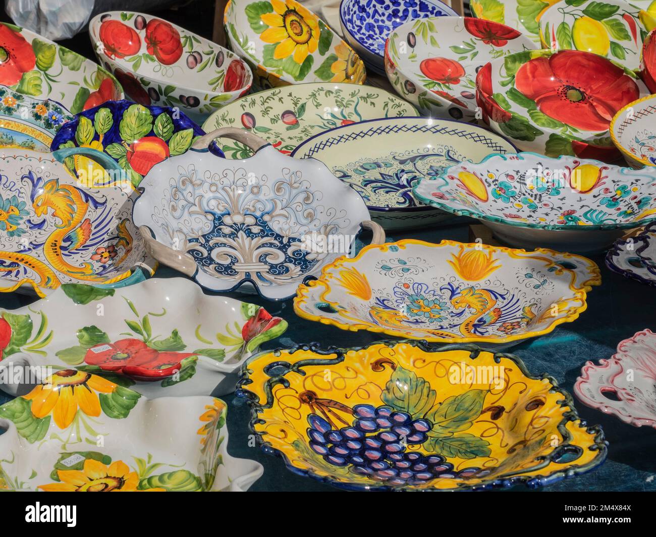 Deruta hi-res stock photography and images - Alamy Deruta hi-res stock photography and images - Alamy