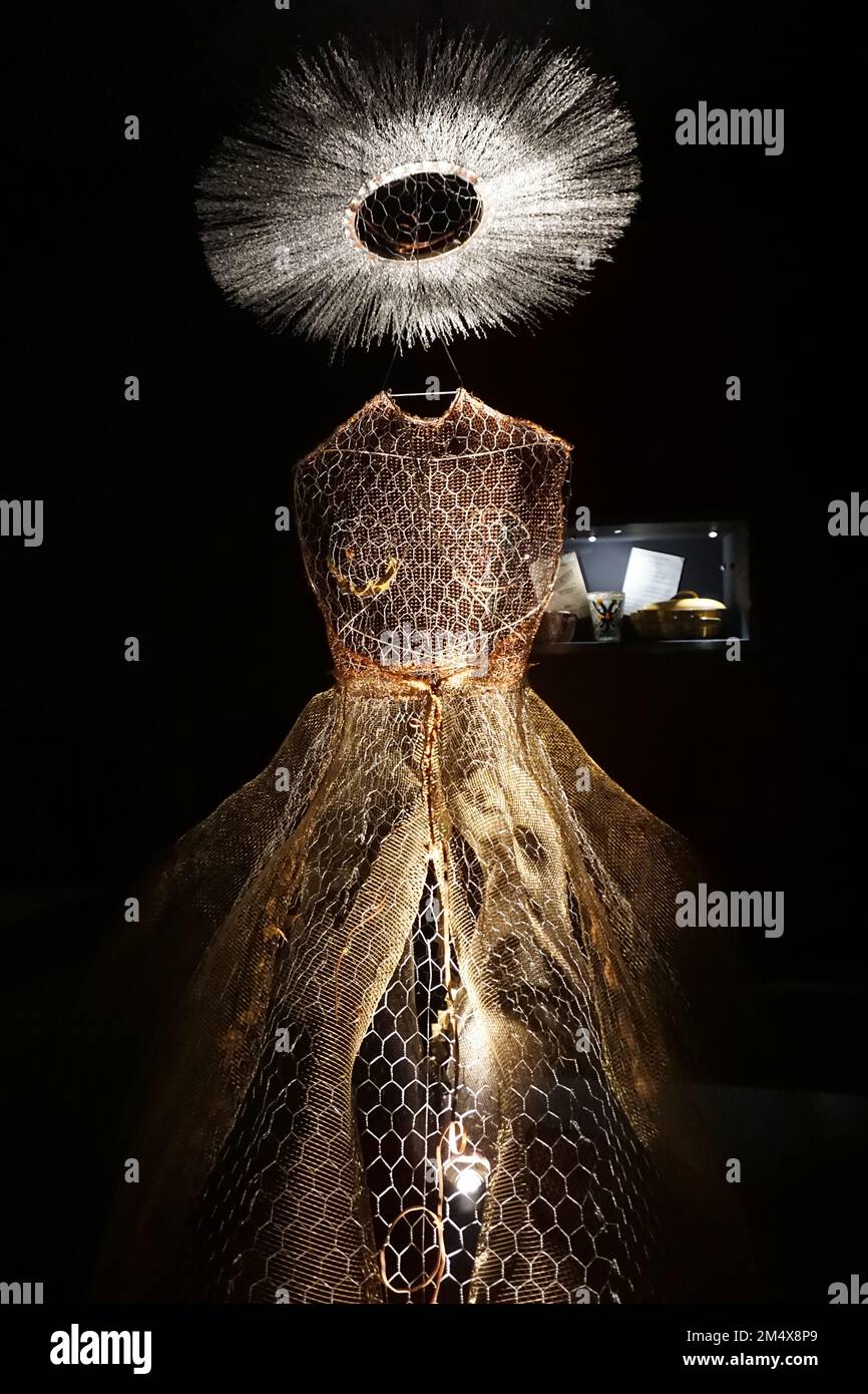 Dark copper dress hi-res stock photography and images - Alamy