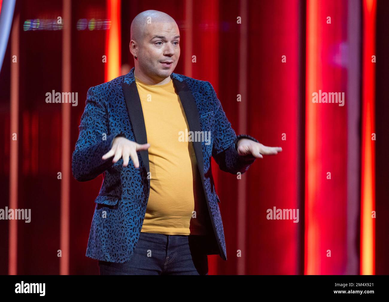 Berlin, Germany. 12th Dec, 2022. Comedian Okan Seese is on stage during ...