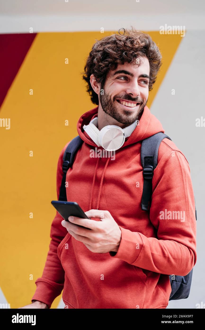 Man smiling wearing hoodie hi-res stock photography and images - Alamy