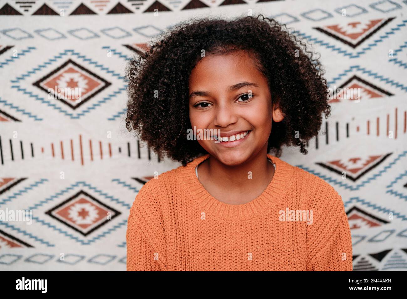 Backdrop curly hi-res stock photography and images - Alamy