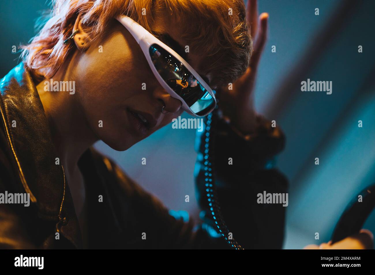 Young woman wearing smart glasses Stock Photo - Alamy