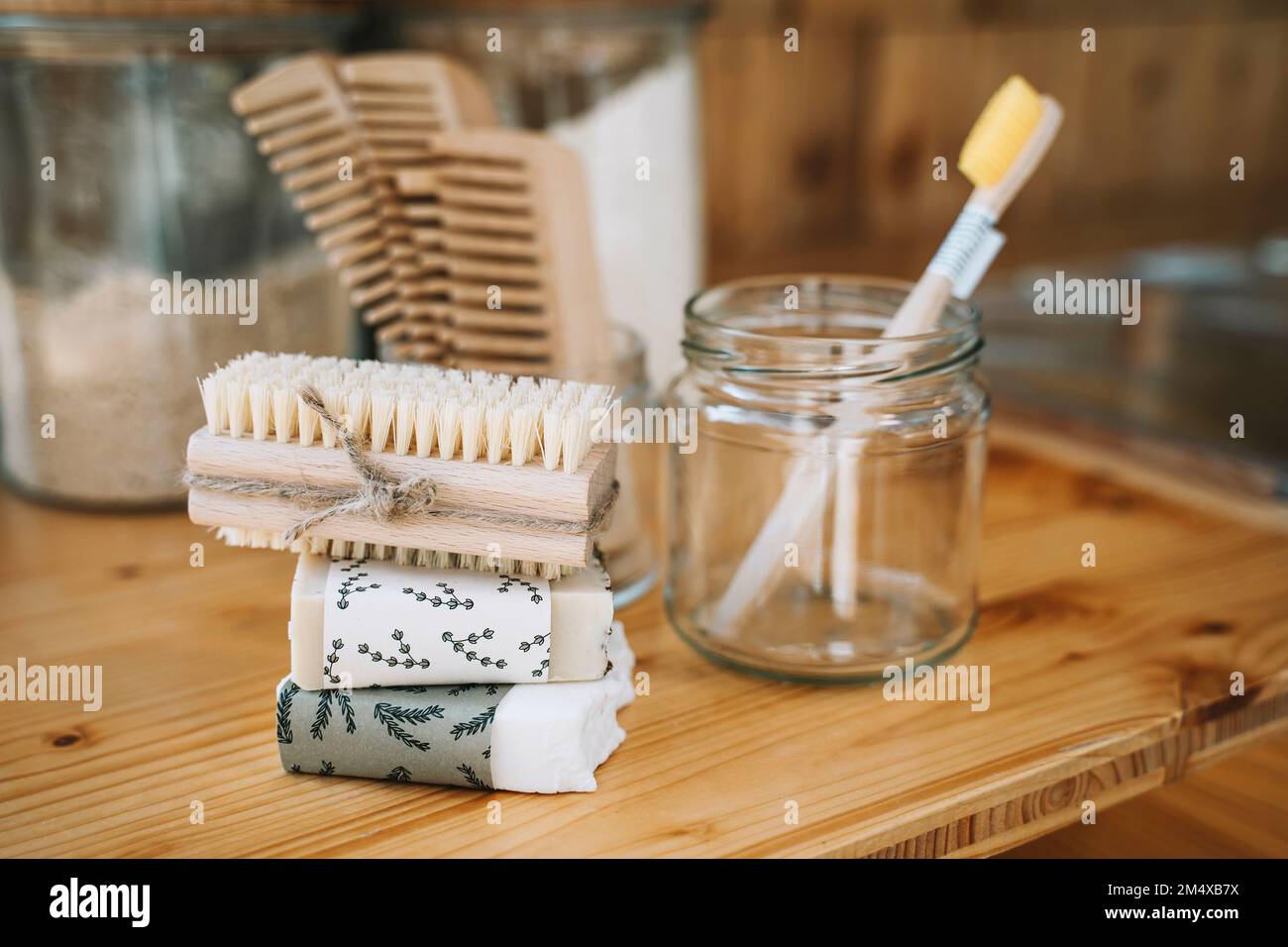 Scrubbing brush hi-res stock photography and images - Alamy