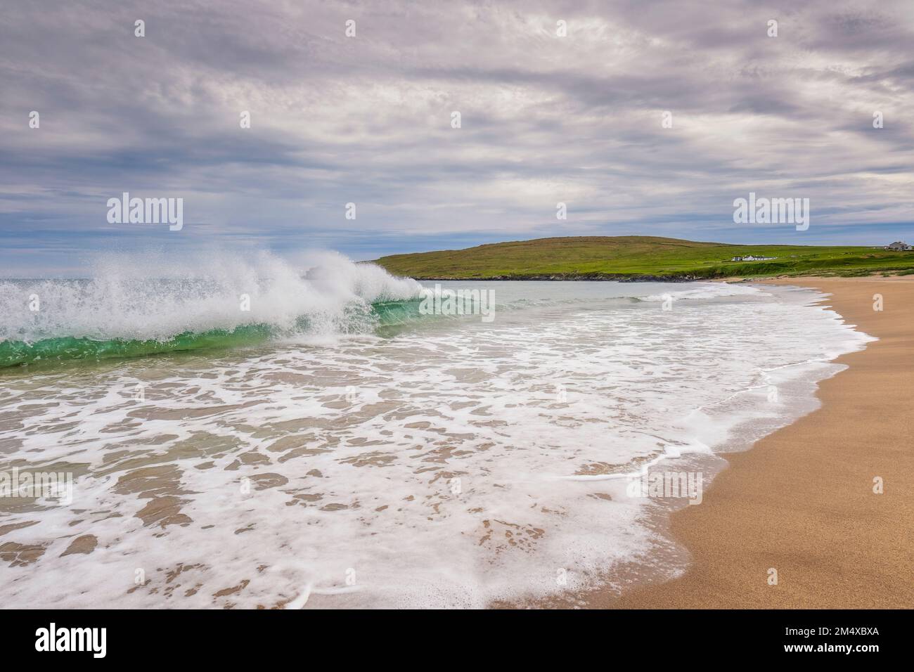 Wave crashing hi-res stock photography and images - Alamy