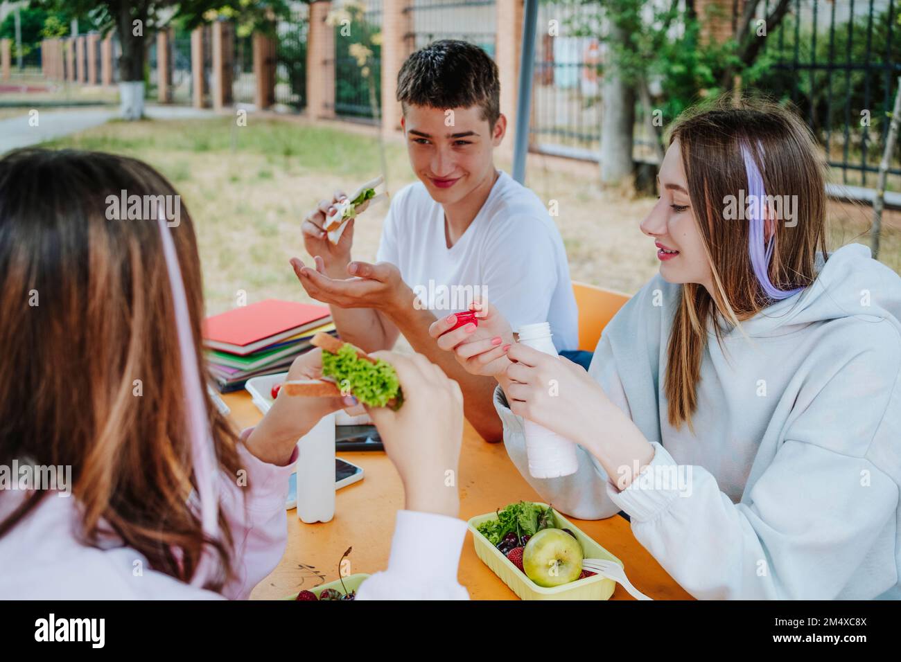 School lunch table hi-res stock photography and images - Alamy