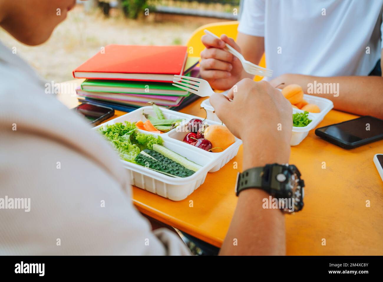 School lunch table hi-res stock photography and images - Alamy