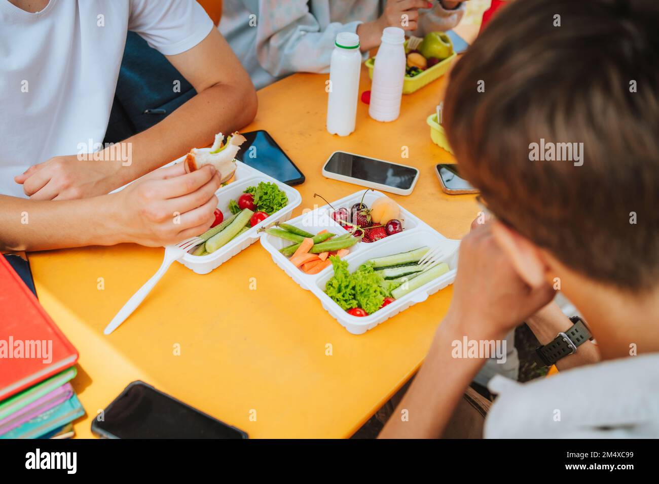 School lunch table hi-res stock photography and images - Alamy