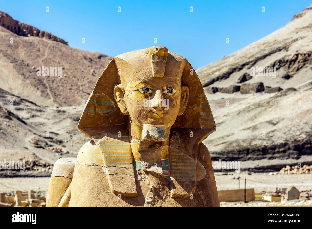 Egypt statue ancient pharaoh hi-res stock photography and images - Alamy