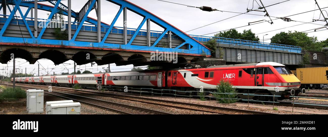 LNER 91109 train, East Coast Main Line Railway; Peterborough Station ...