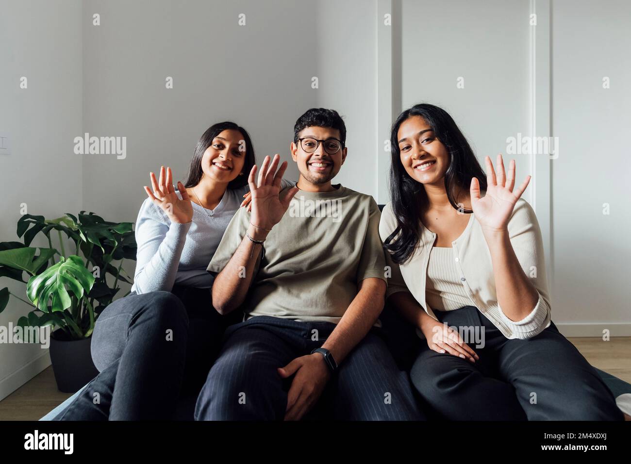 Small man waving hi-res stock photography and images - Alamy