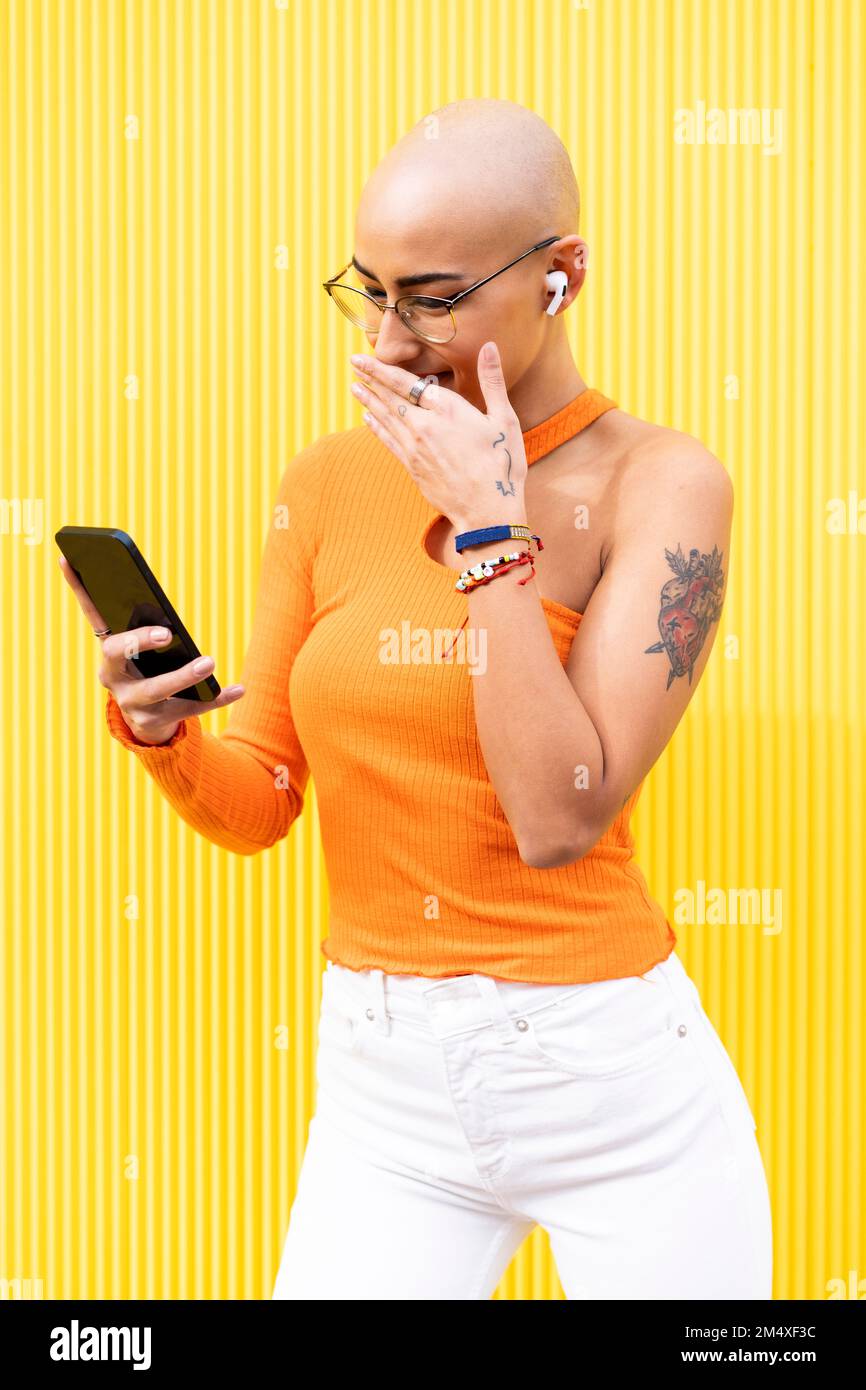 Crowd standing communication architecture hi-res stock photography and ...