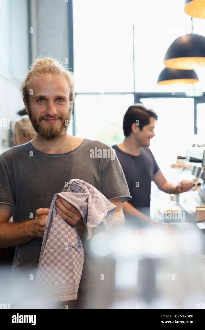 Woman drying dishes in hi-res stock photography and images - Alamy