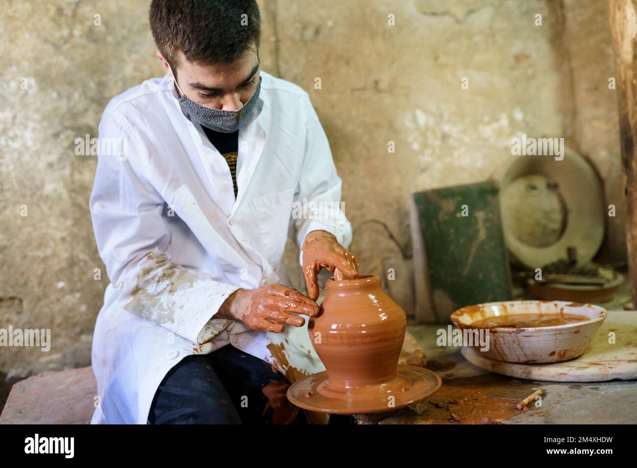 Pottery mask hi-res stock photography and images - Alamy