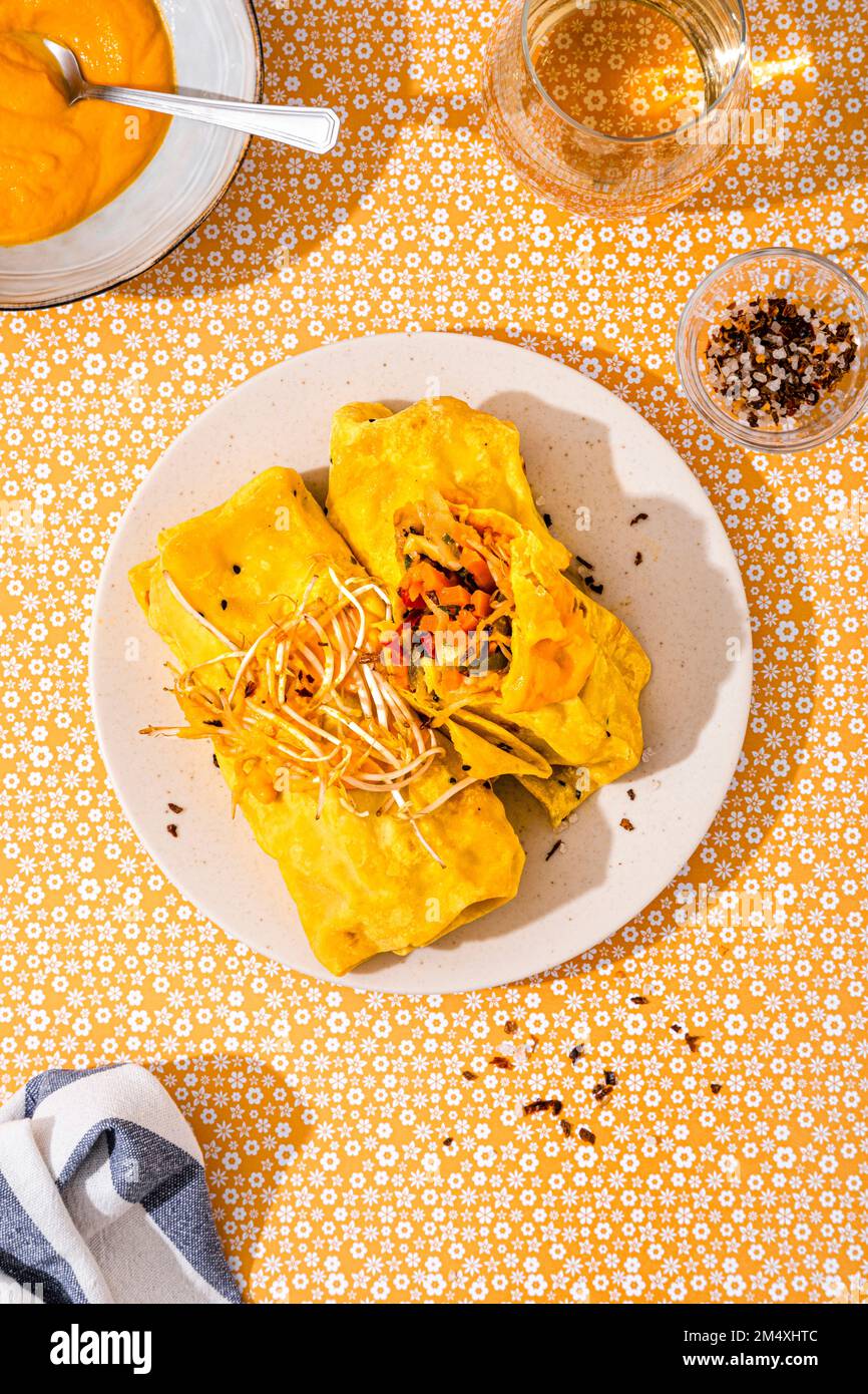 Plate of ready to eat vegetable fajitas Stock Photo - Alamy