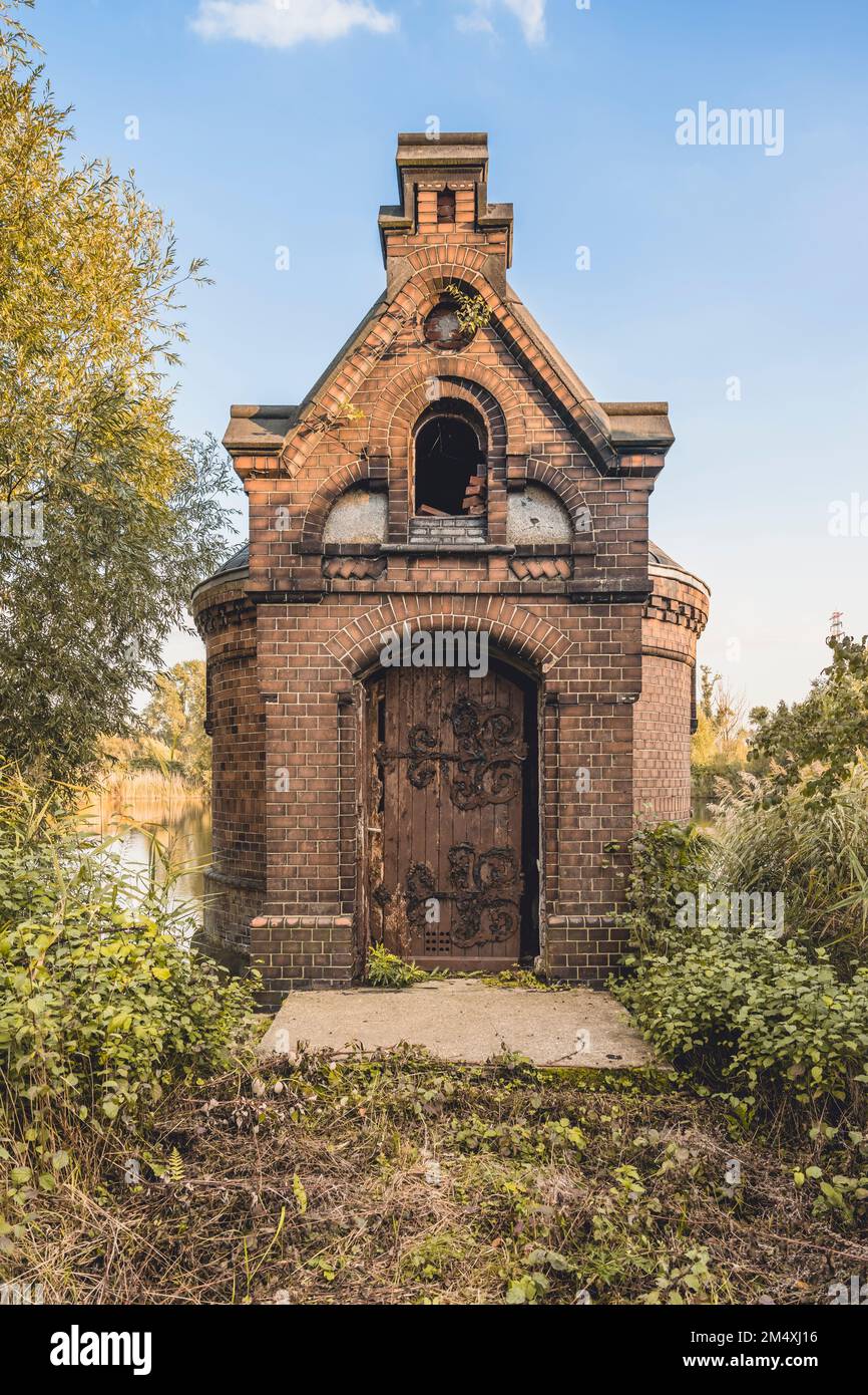 Germany, Hamburg, Facade of historic filter house on Kaltehofe island ...